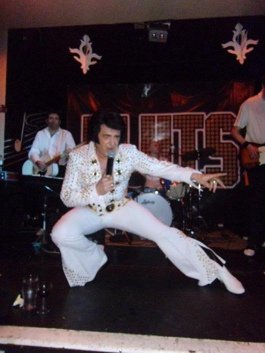 Darren 'Graceland' Jones is the first ever to win 'best Welsh Elvis ...