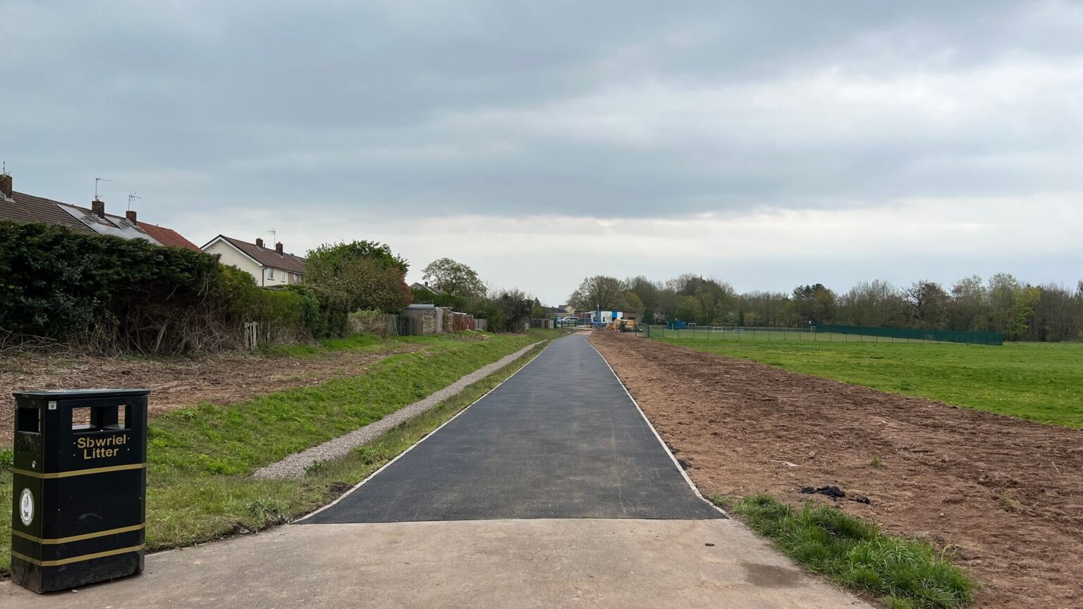 Council opens new footpath from Court Farm to Llantarnam Community Primary School - Cwmbranlife